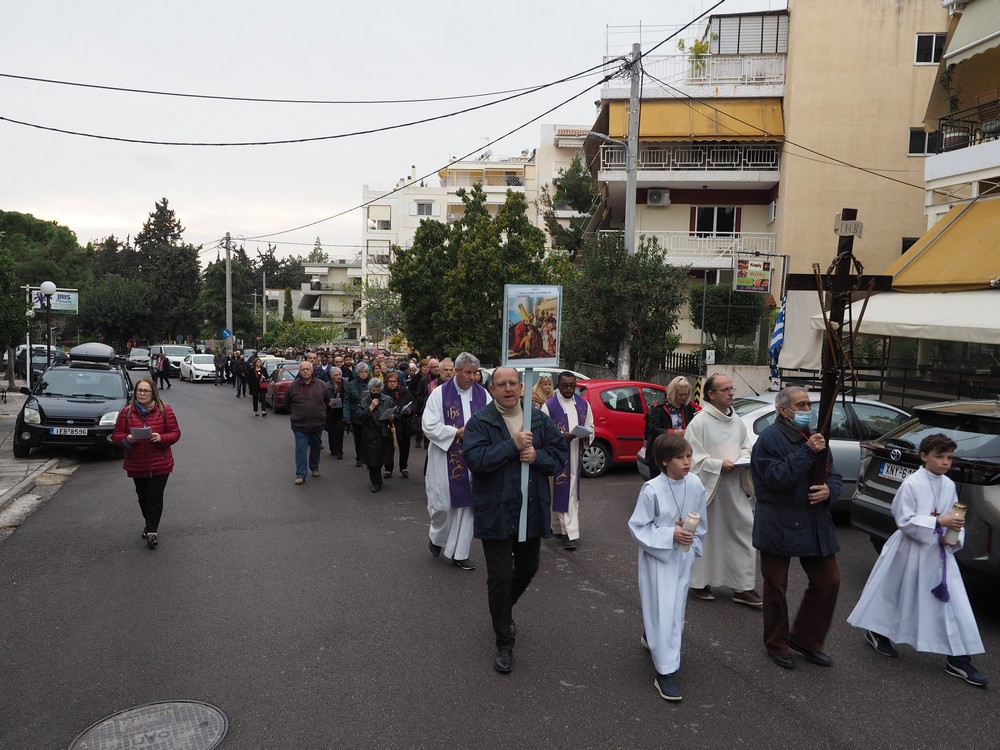 Ιερά Αρχιεπισκοπή Καθολικών Αθηνών, Υπαίθριος Δρόμος του Σταυρού 2023 ...